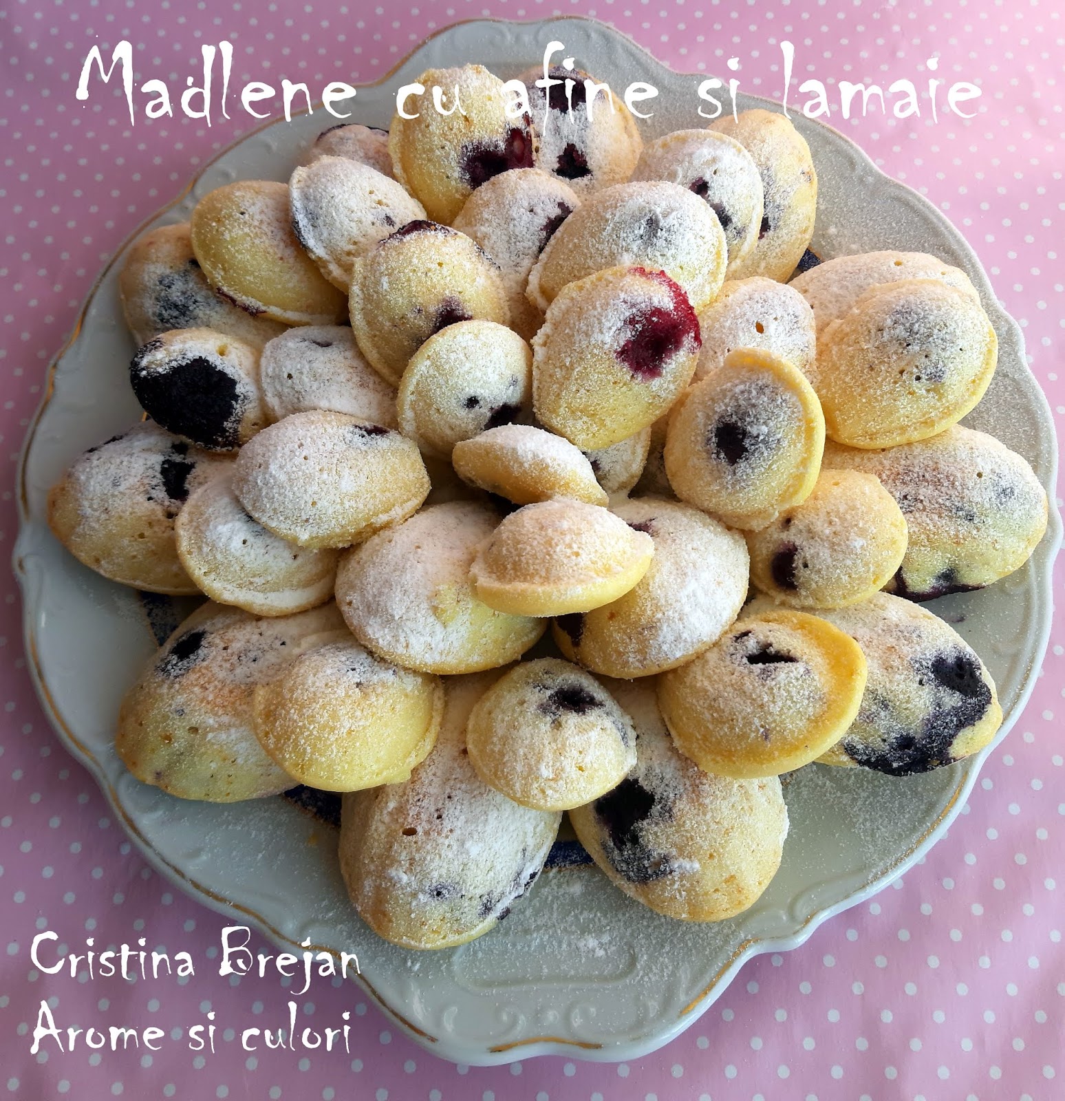 Arome si culori : Madlene cu afine si lamaie