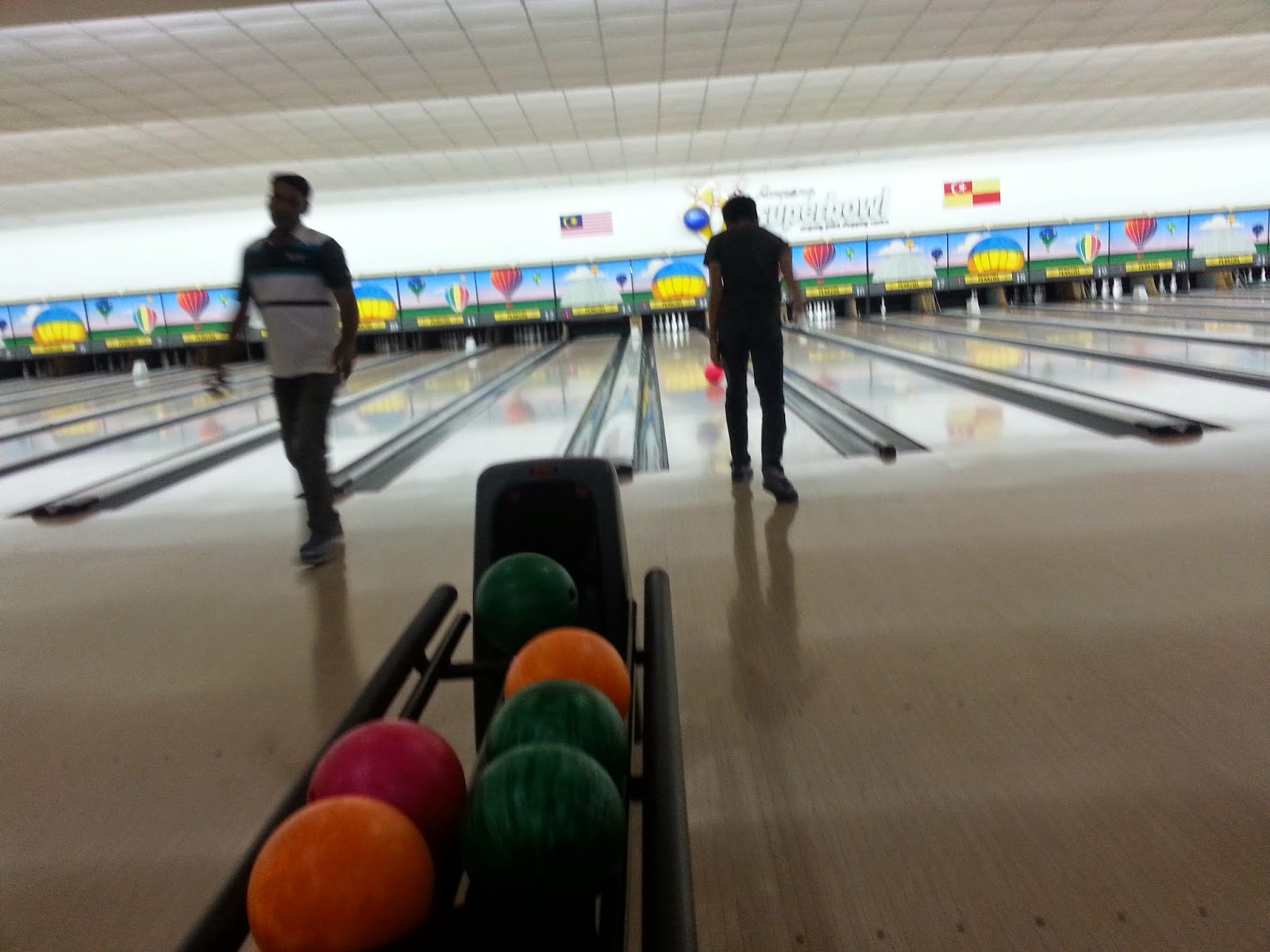 Meniti usia: Bowling....Boling....Baling.