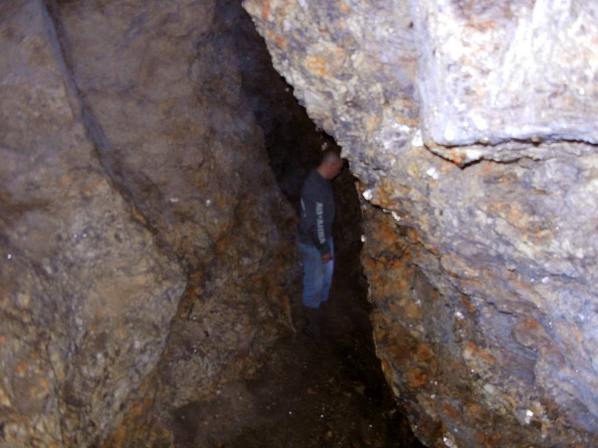 Rondinones' Adventures: The Valencia Mineshaft