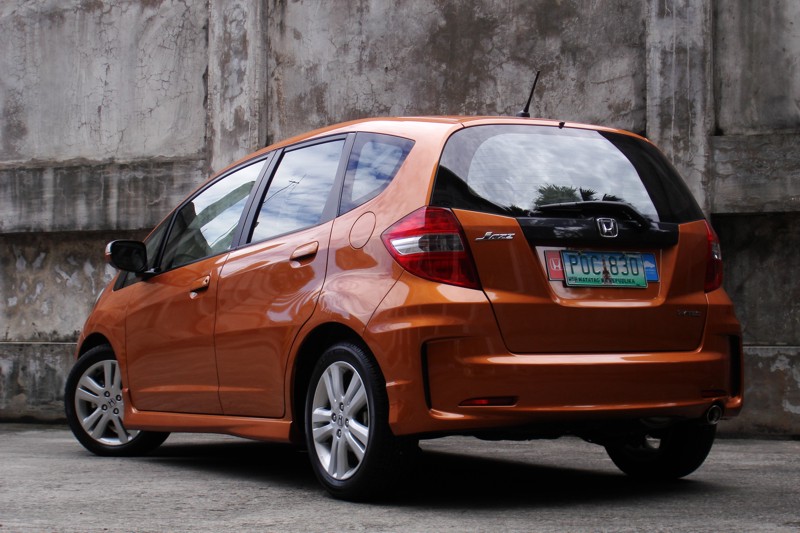 Review: 2012 Honda Jazz 1.5 V | CarGuide.PH | Philippine Car News, Car ...
