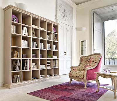 Cinco muebles en color rosa