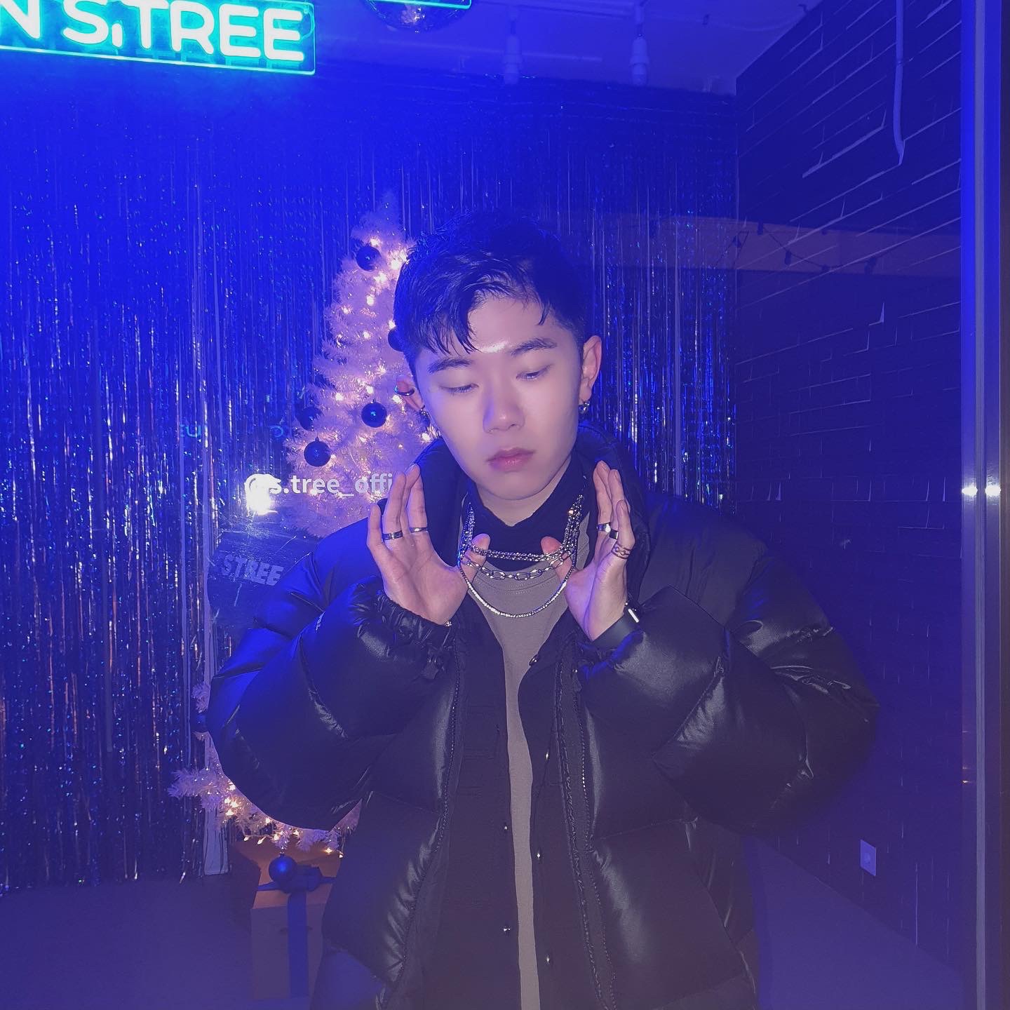 J.cob reveals the meaning behind his stage name & what's on his playlist!