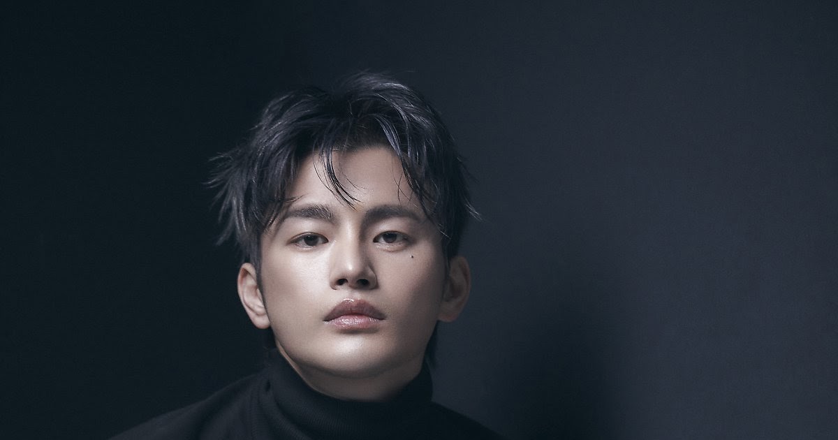Seo In Guk released new profile picture after 3 years ~ Suga style