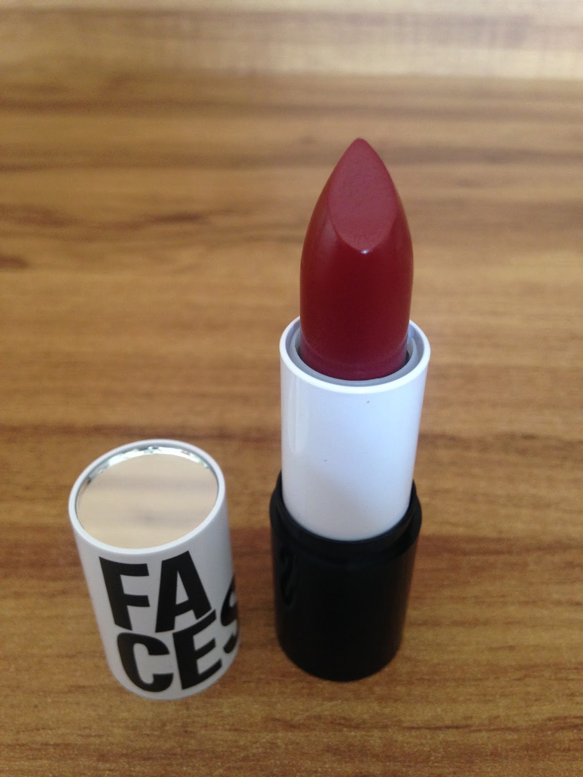 Resenha - Batom Natura Faces efeito matte - Moda Rosa