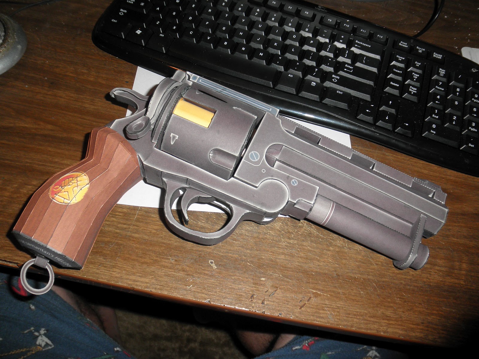 The Adventures of Jio Manuel: Pepakura time!