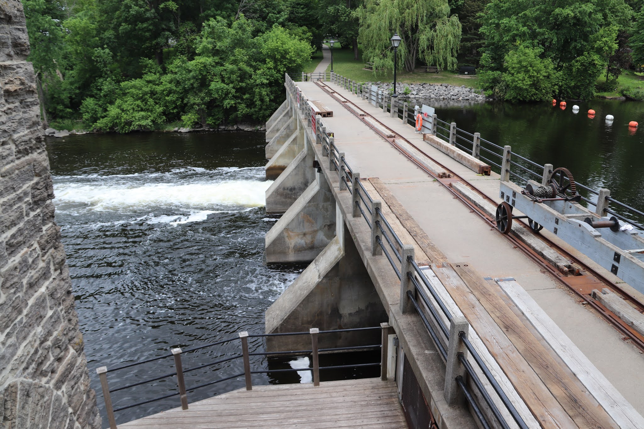 Memorials in Ottawa: Manotick Dam