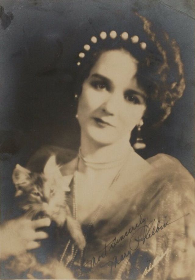 35 Gorgeous Photos of American Actress Mary Philbin in the 1920s ...