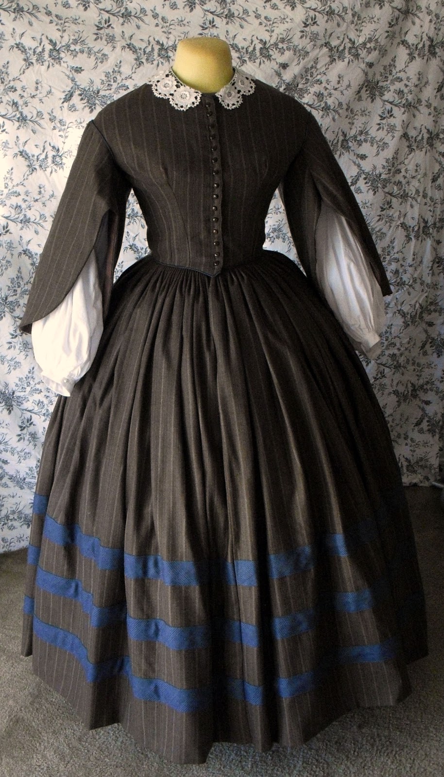 The Laced Angel: Costumes and Clothing