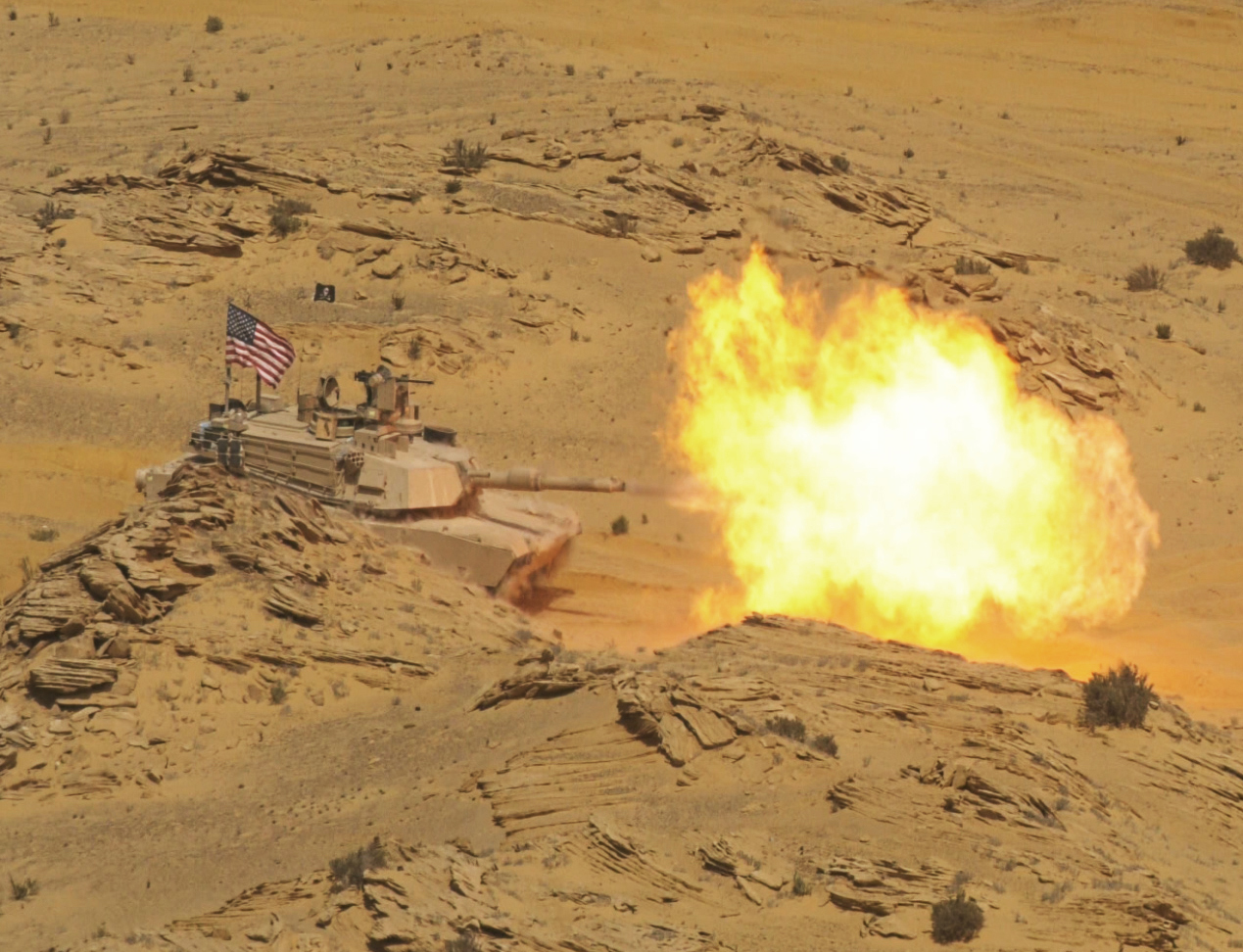 SNAFU!: U.S. Army M1A2 Abrams main battle tank fires during a Combined ...