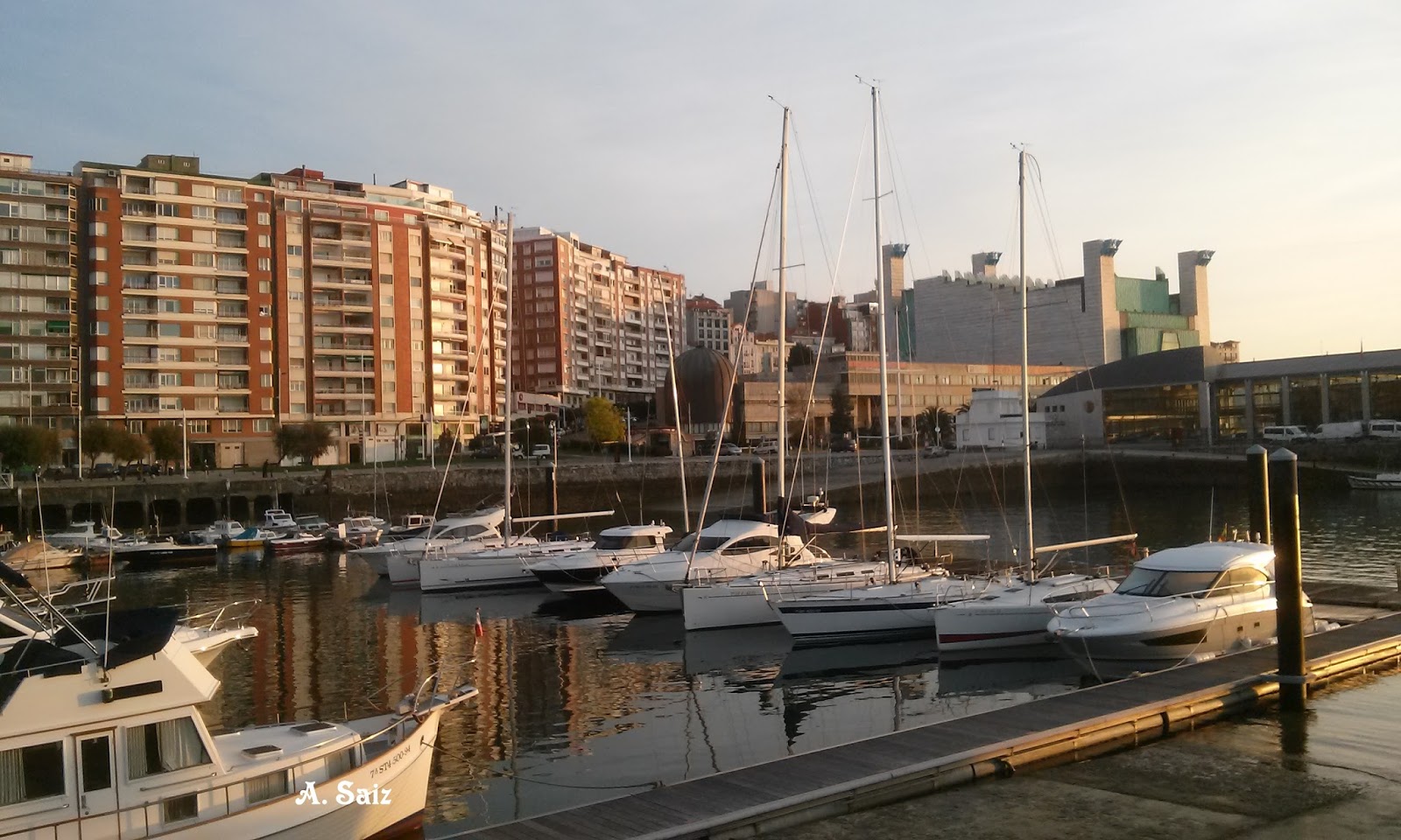 BAHIA DE SANTANDER: PUERTOCHICO Y CASTELAR