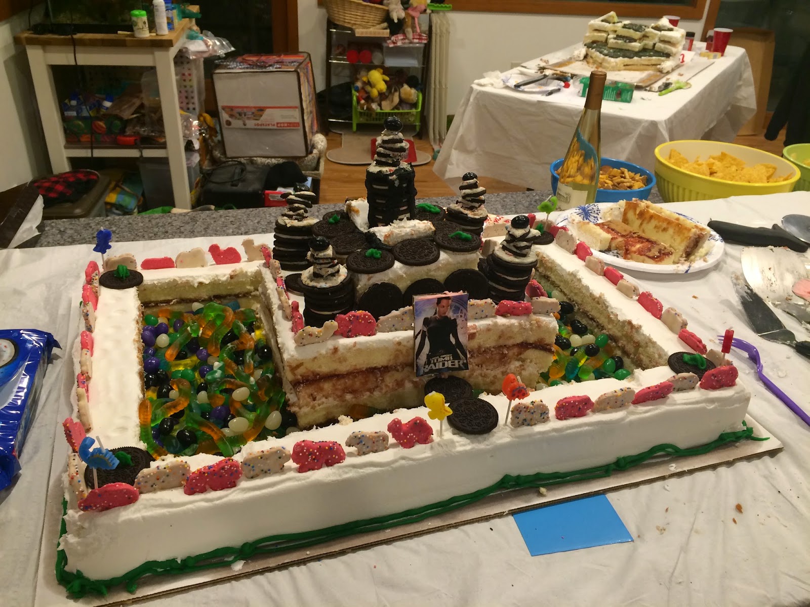 Sweet and Sarcastic: CAKE FIGHT!