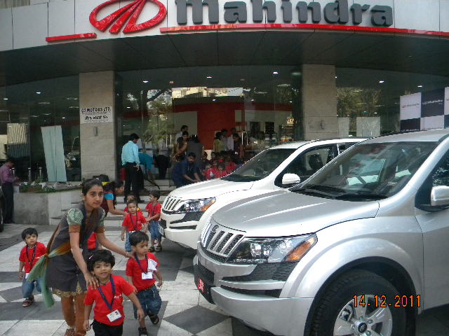On the top of the World...: FIELD TRIP TO MAHINDRA CAR SHOWROOM - PLAYGROUP
