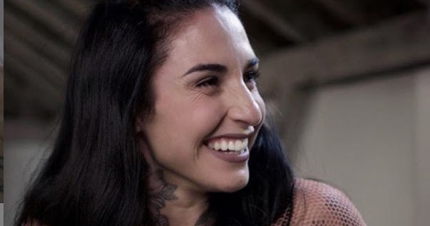 Sofia Dinis // Meet The Artist