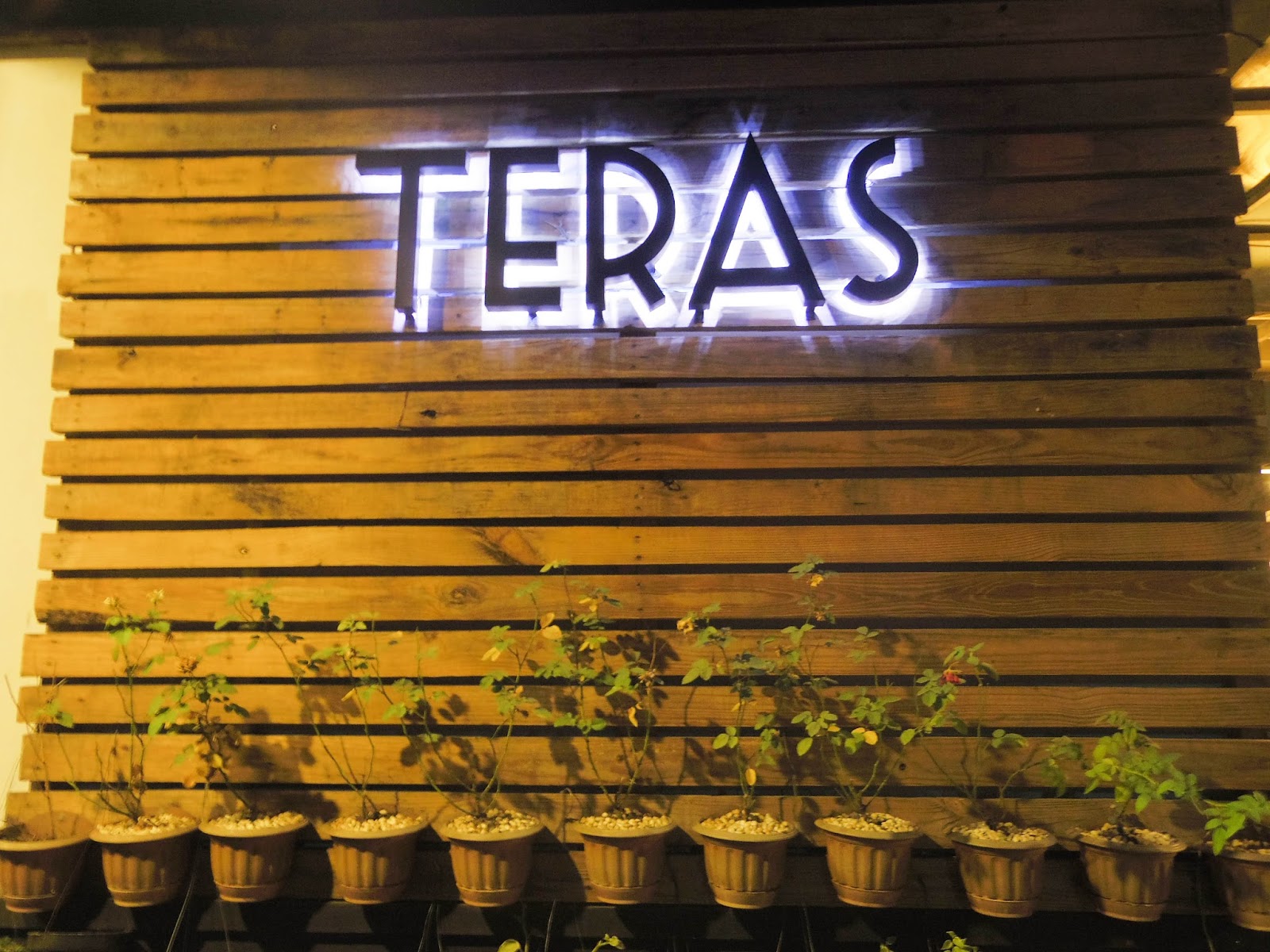 TERAS Cafe - Szasa Diandra