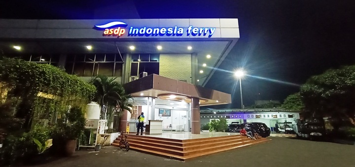 Pilihan Membeli Tiket Penyebrangan Di Pelabuhan ASDP ~ Koran Kontak Banten