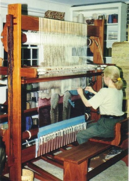 Tapestry Share: A beautiful Fireside Traditional Tapestry loom for sale ...