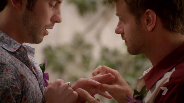 ausCAPS: Damien Bodie and Nick Simpson-Deeks kiss in Winners & Losers 2 ...