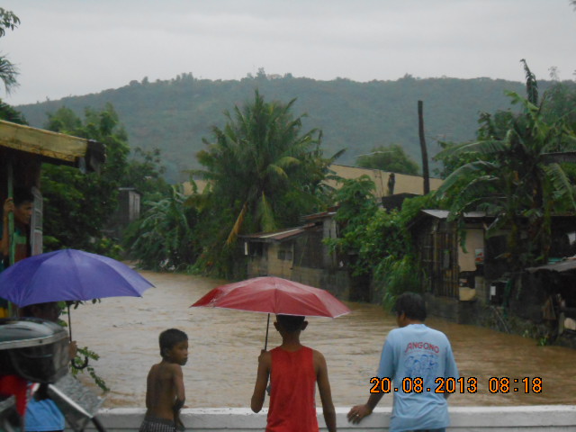 ANGONO (Higante) Chronicles : Floods in Angono from typhoon Maring ...