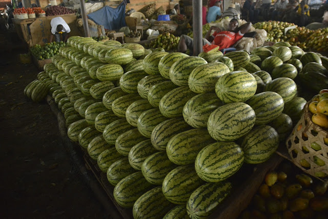 BIASHARA YA MATUNDA SOKO LA BURUGURINI,ILALA JIJINI DAR - TUPASHANE