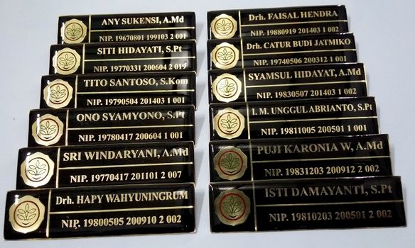 Macam-Macam Ukuran Name Tag Berdasarkan Bahan Pembuatnya | Pengadaan ...
