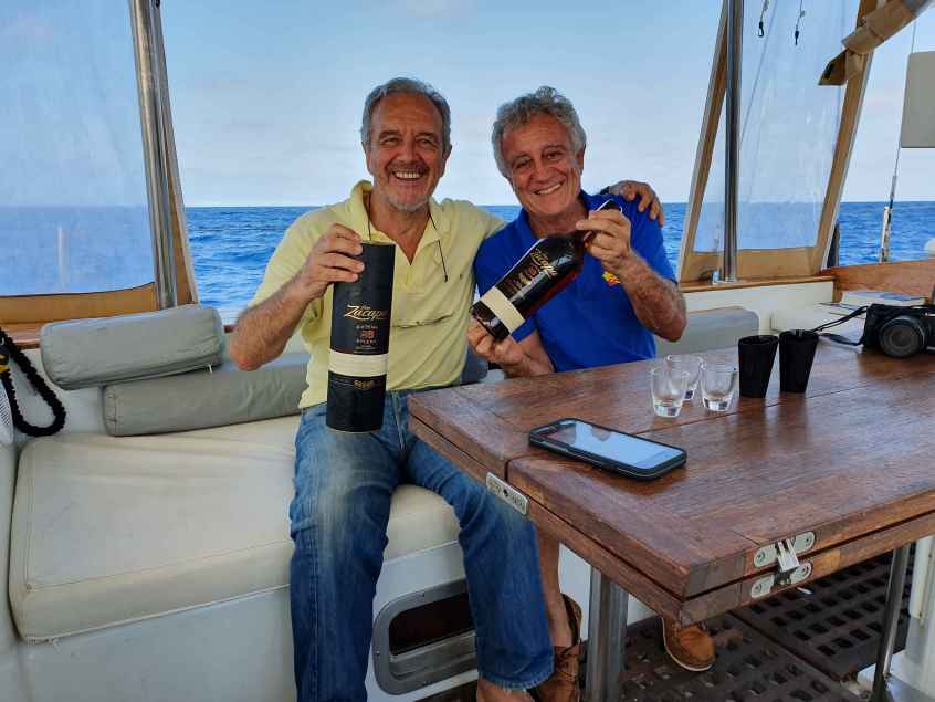 Tras la estela de Elcano: Un saludo del capitán del PROS y su ...