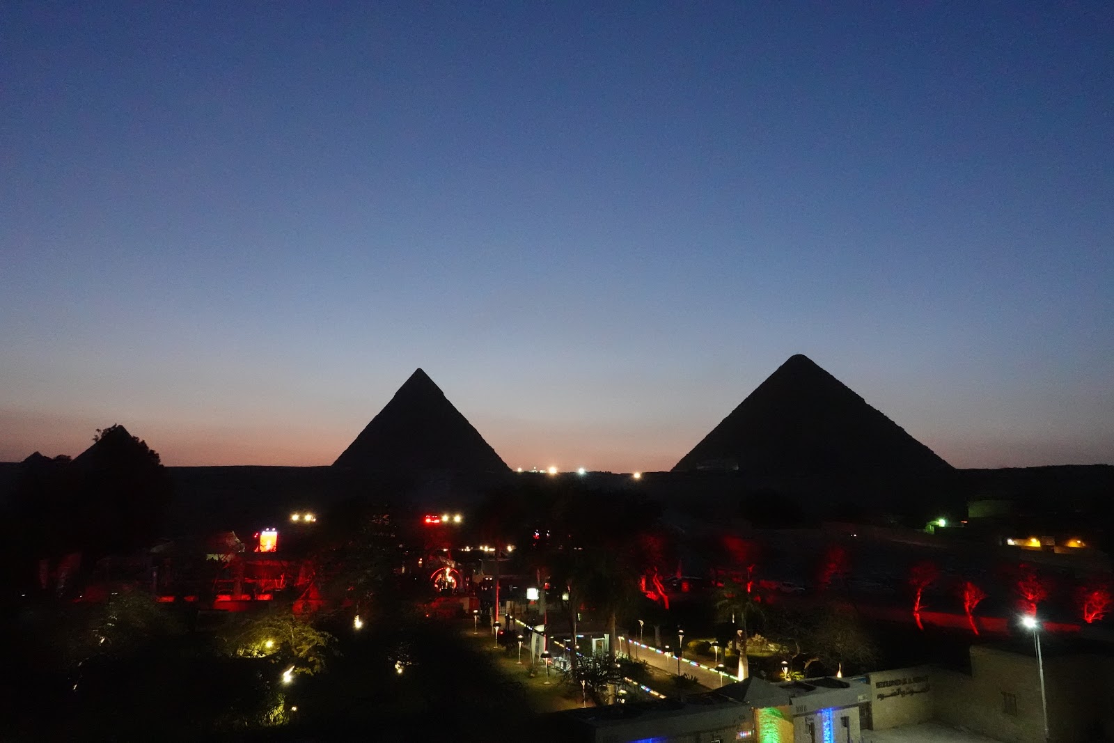 躺在房間就可以看到金字塔的Panorama Pyramids Inn - Momo