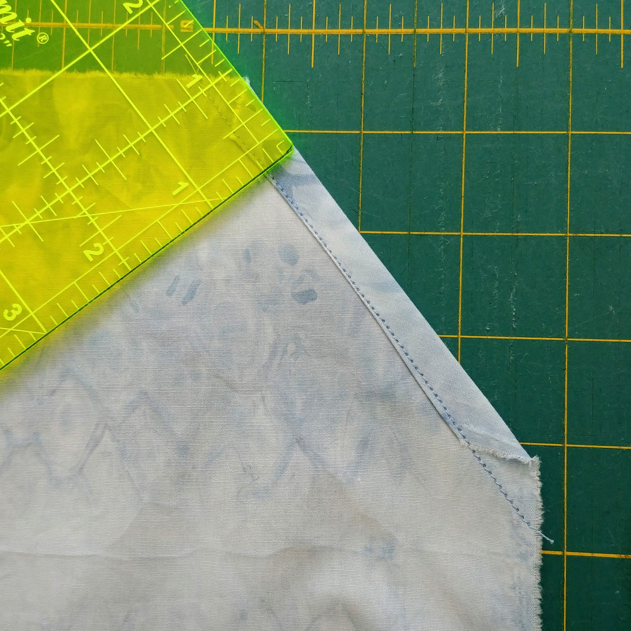 QUILTERS...ENJOY COLOR! : No Curves! Drawstring Bag