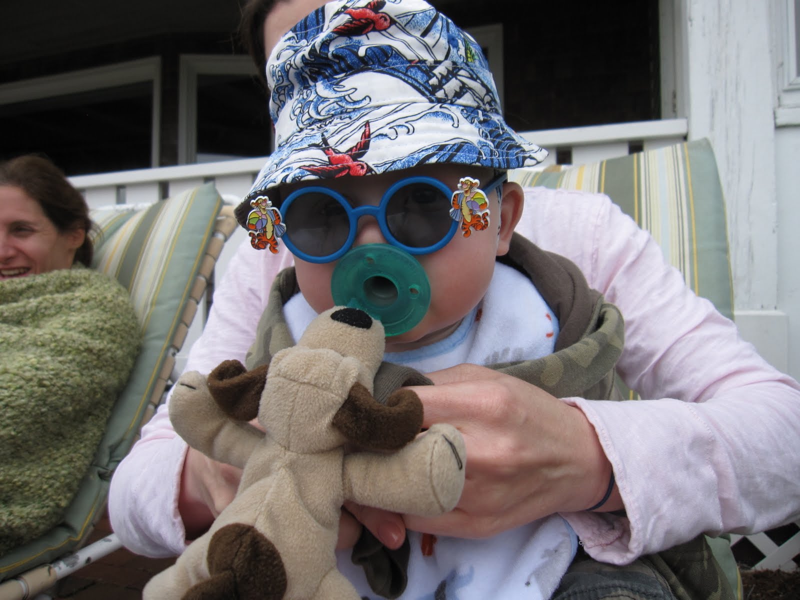 Obsessed with Poop: Mommy Blog for Sh*ts & Giggles: Where's my binky?