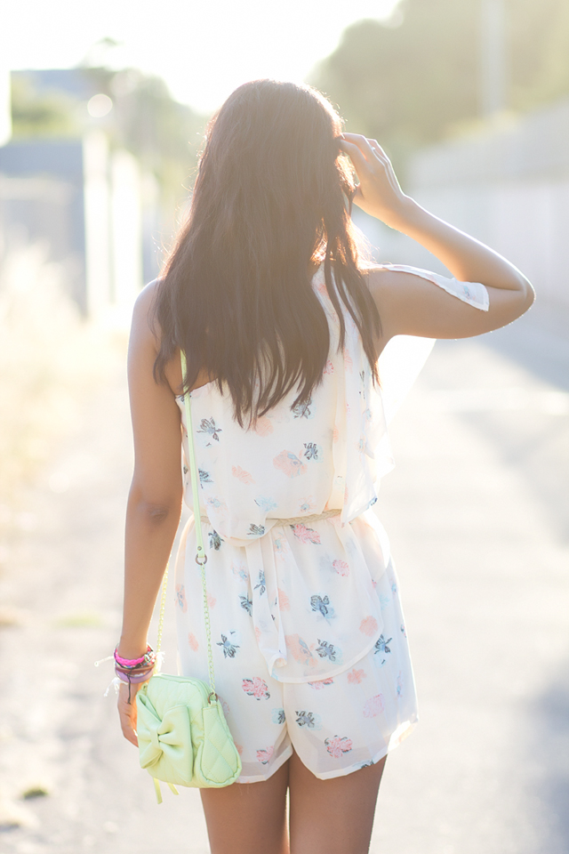 Sissy à la mode: Romper with a touch of neon