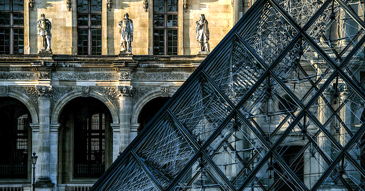 Focus On Paris: Louvre-ing