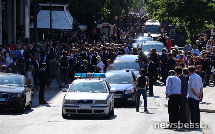 ΠΡΕΖΑ TV ©: Όλη η εγχωρια διαπλοκη παρηλασε στη κηδεια του Κωνσταντινου ...
