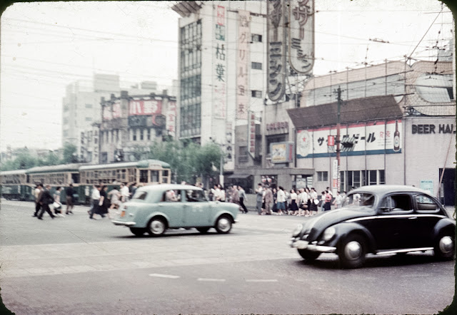 20 Rare and Wonderful Color Photographs Capture Daily Transport in ...