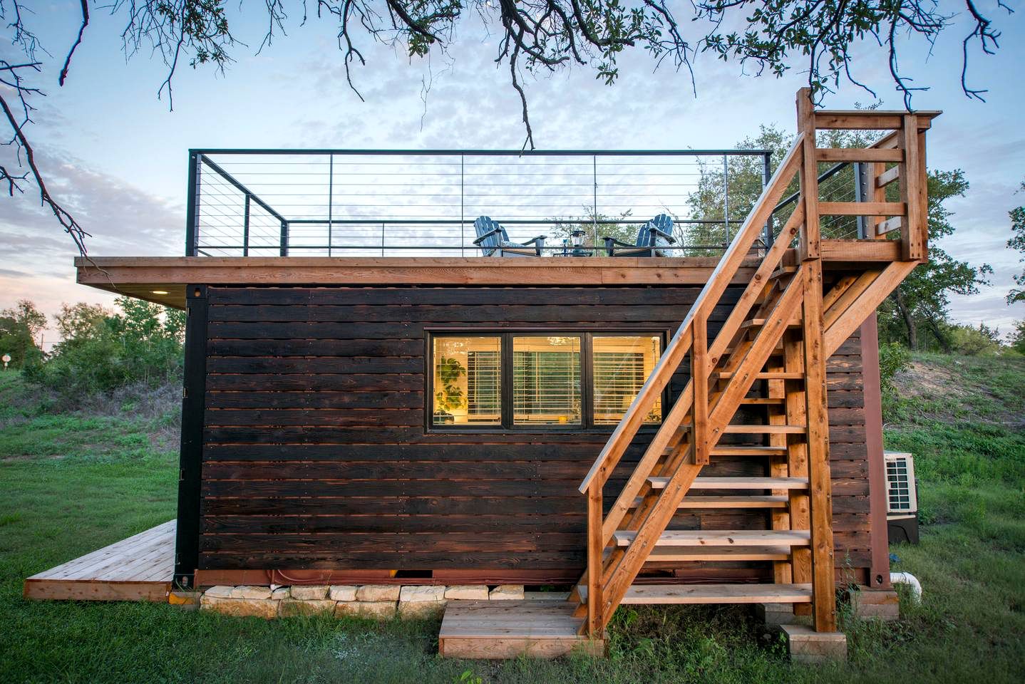 Shipping Container Homes & Buildings: Small and Cozy Shipping Container ...