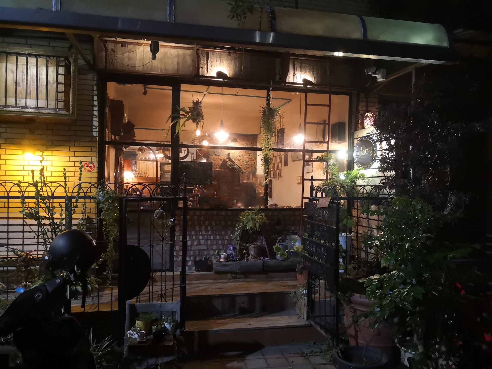 蓋瑞的吃喝玩轉世界: Abby Coffee 艾比咖啡 | 台南咖啡 | 台南甜點 | 台南深夜咖啡 | 台南深夜甜點 | 2020年8月29日