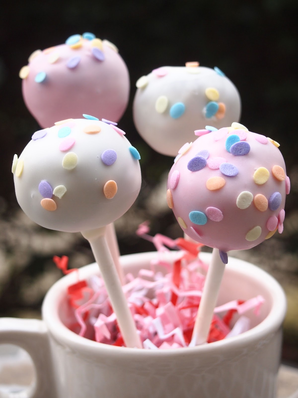 Paper & Pots: Cake Pops Anyone?