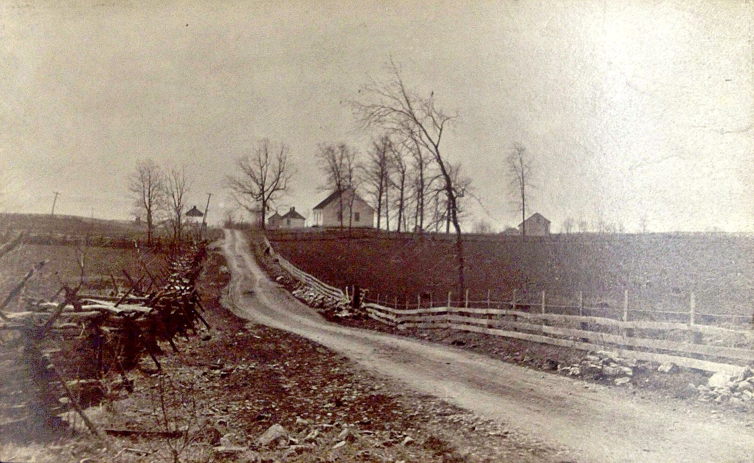 JOHN BANKS' CIVIL WAR BLOG: Antietam: An old battlefield image?