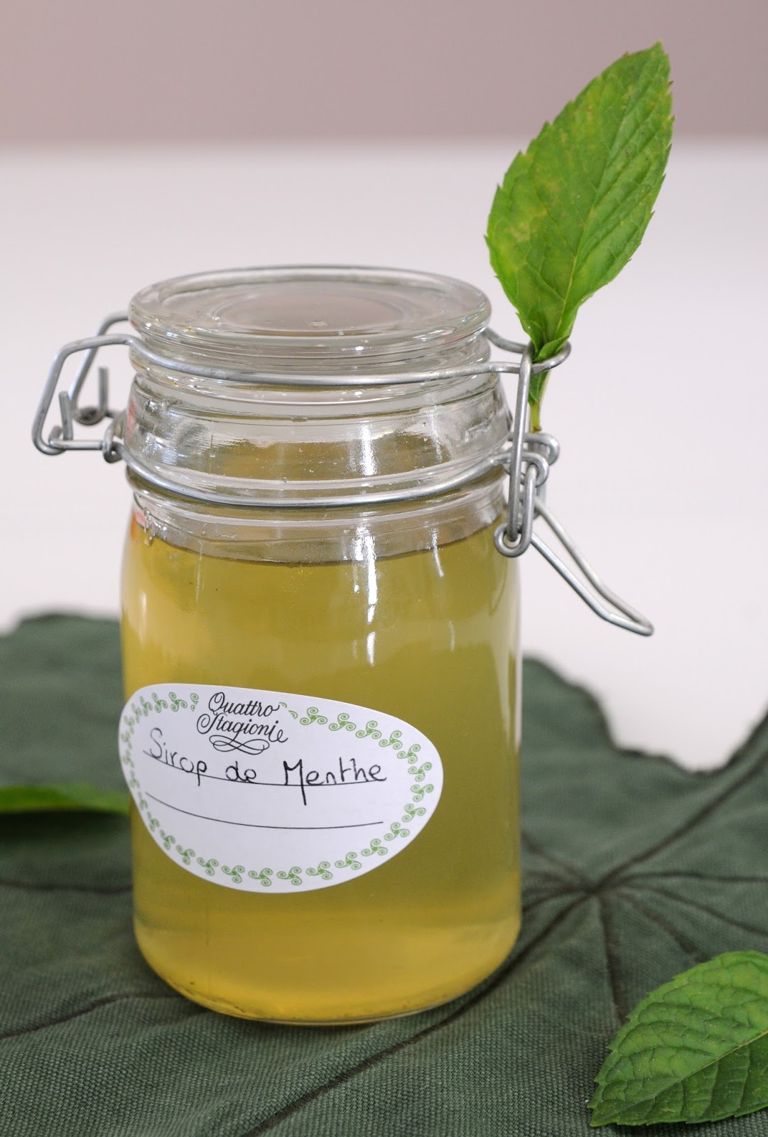 13 desserts, chacun: Sirop de menthe