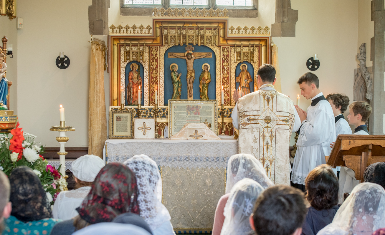 New Liturgical Movement: The Parish Low Mass Is Not a “Silent” Mass ...