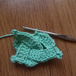 Tina's handicraft : Celtic Triangle Crochet