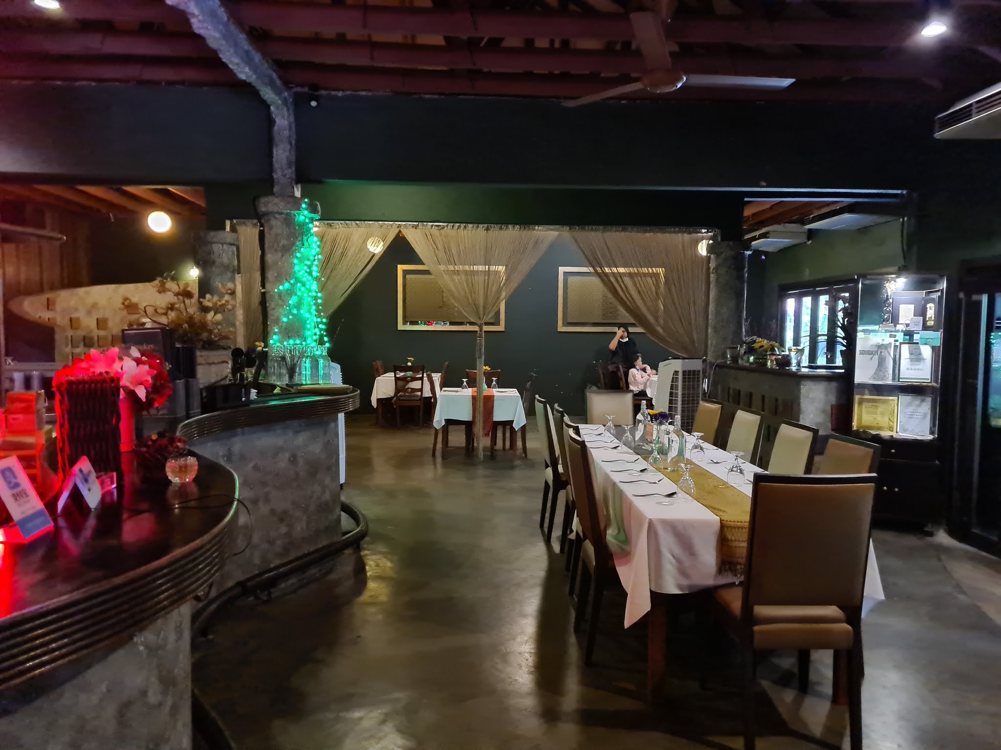 WANDERLUST DJ: Songket Restaurant, Kuala Lumpur