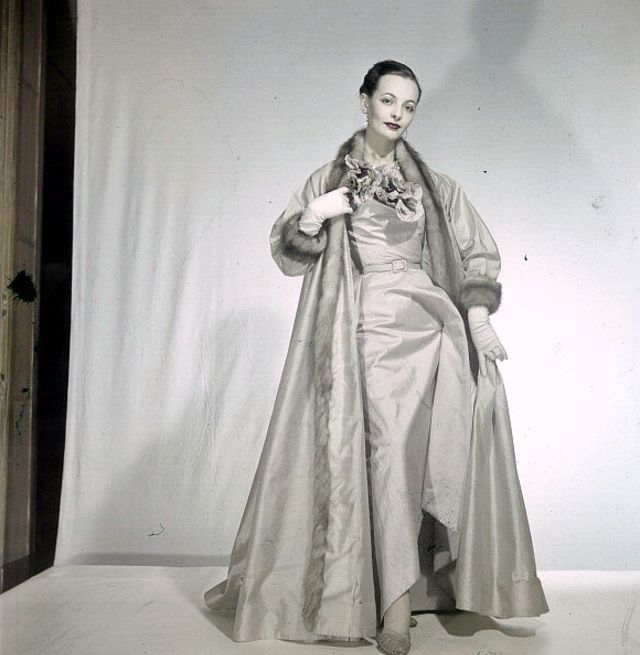Stunning Fashion Photography by Walter Carone in the Early 1950s ...