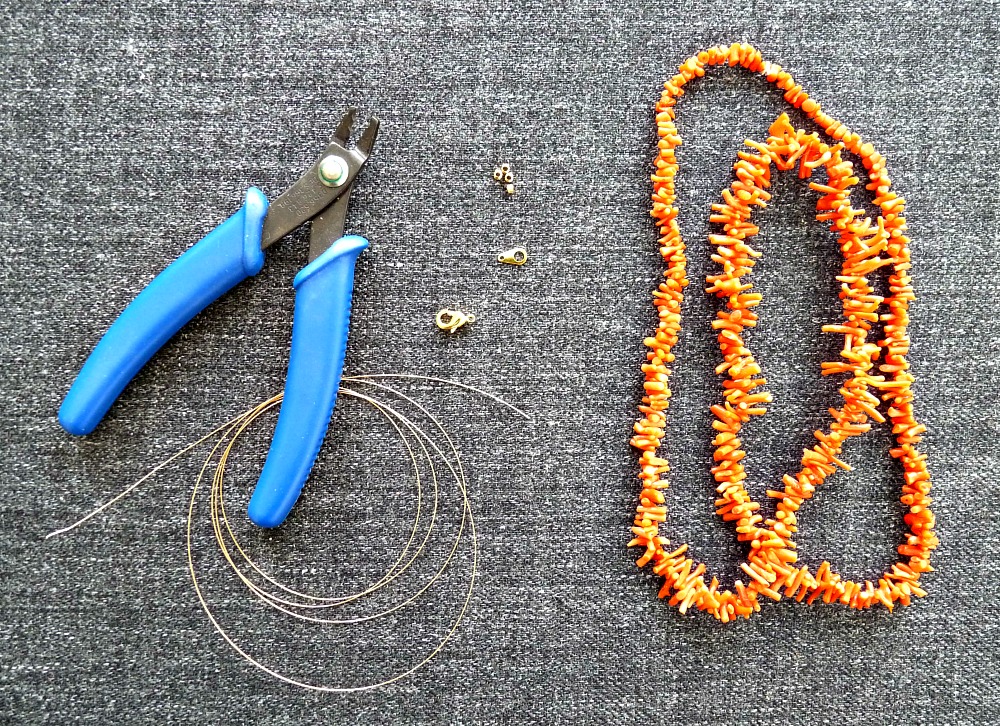 How To Re String A Necklace Or Make A Necklace With A Clasp From Scratch Dans Le Lakehouse how-to-re-string-a-necklace-or-make-a-necklace-with-a-clasp-from-scratch-dans-le-lakehouse