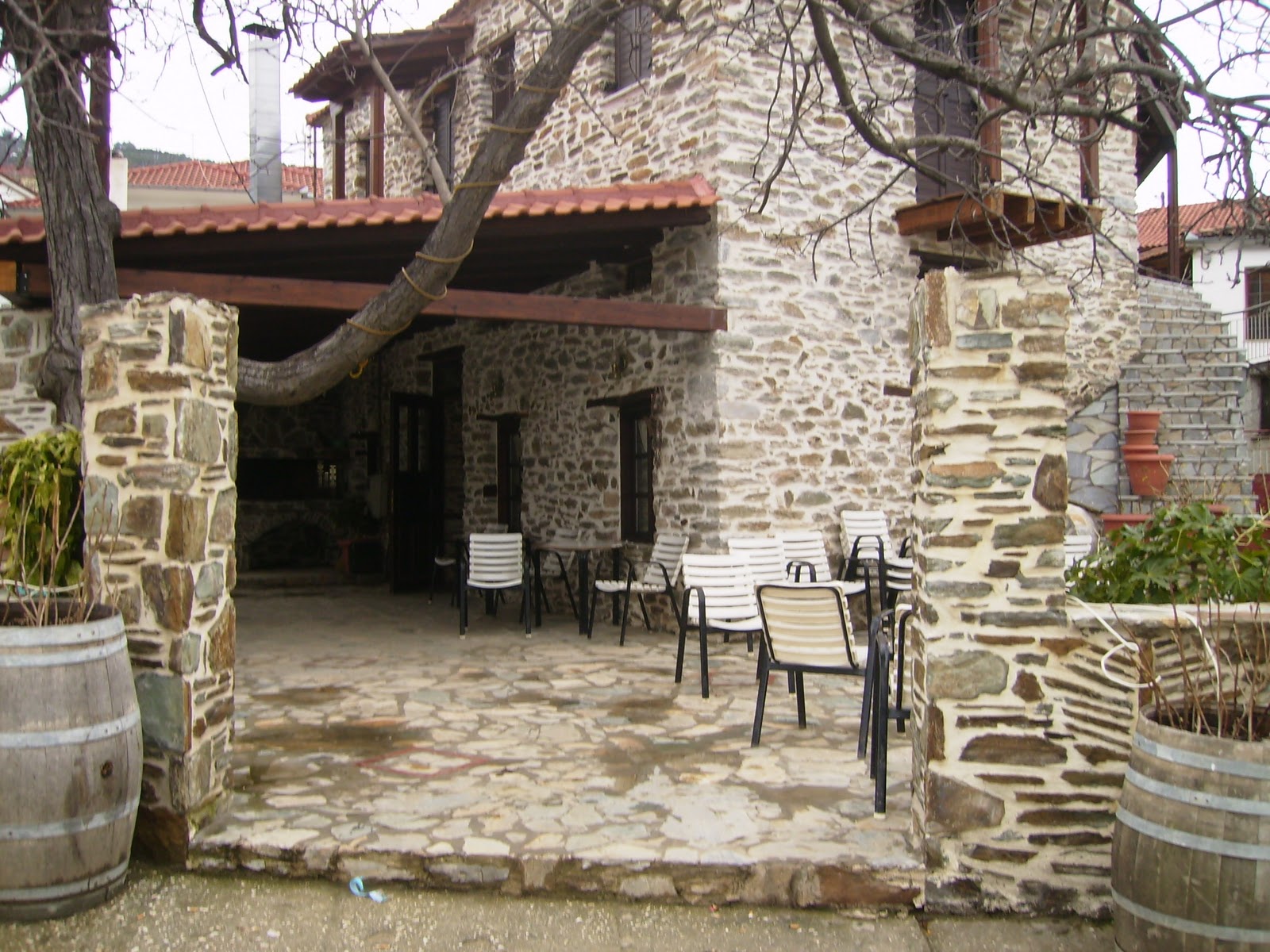 Made in Melivoia: Ταβέρνες και καφενεία στη Μελίβοια. Η ταβέρνα του Χρ ...