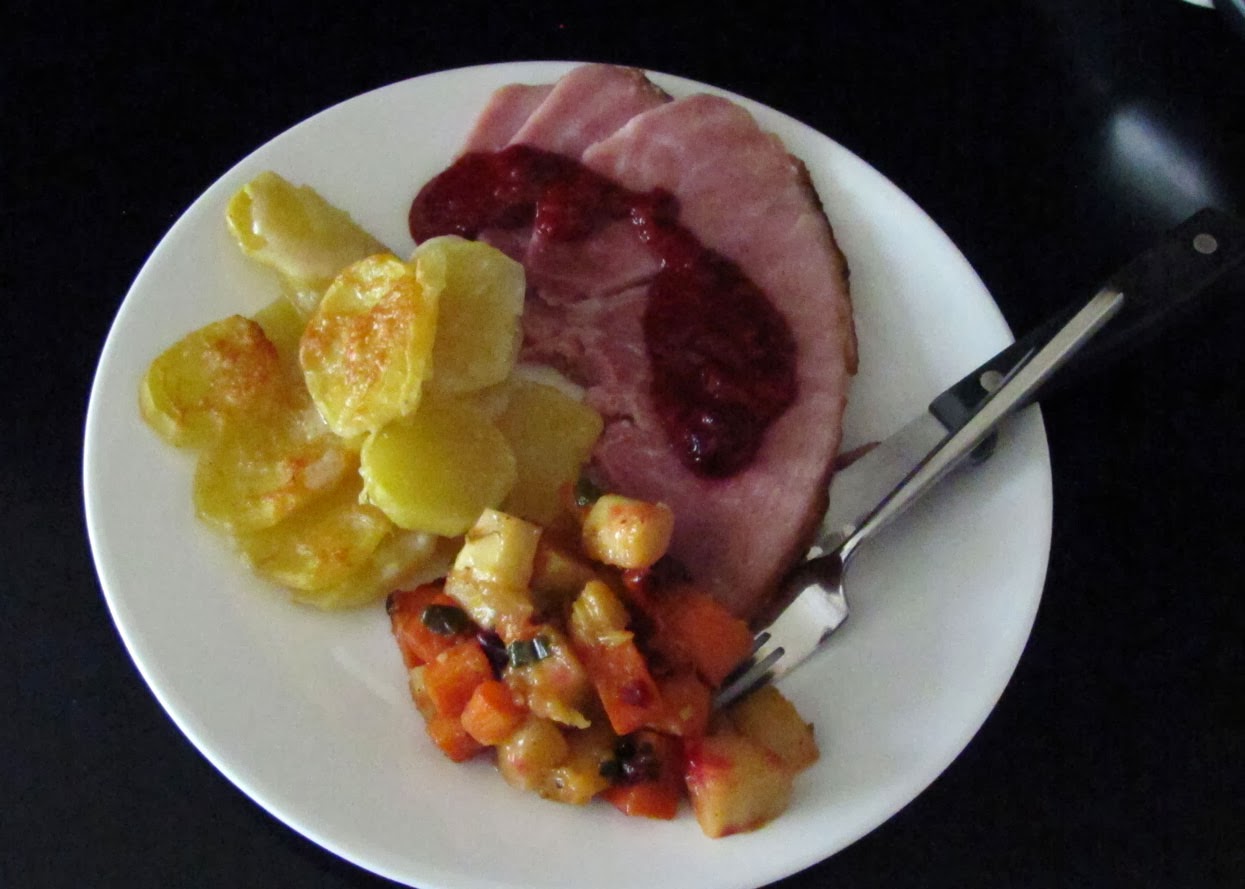 Smells Like Food in Here: Raspberry-Mustard Glazed Ham with Warm Berry ...