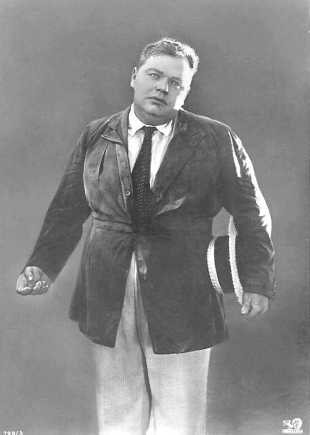 The King of Silent Film: 38 Vintage Photos of Roscoe "Fatty" Arbuckle ...