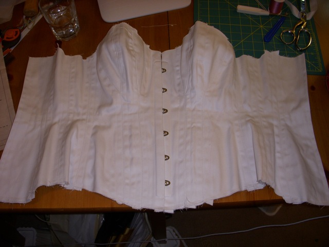 sewing to distraction: Laughing Moon Silverado Corset #4