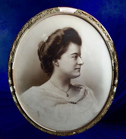 ESOTERICA: LAS FOTOGRAFÍAS DE ALICE BAILEY