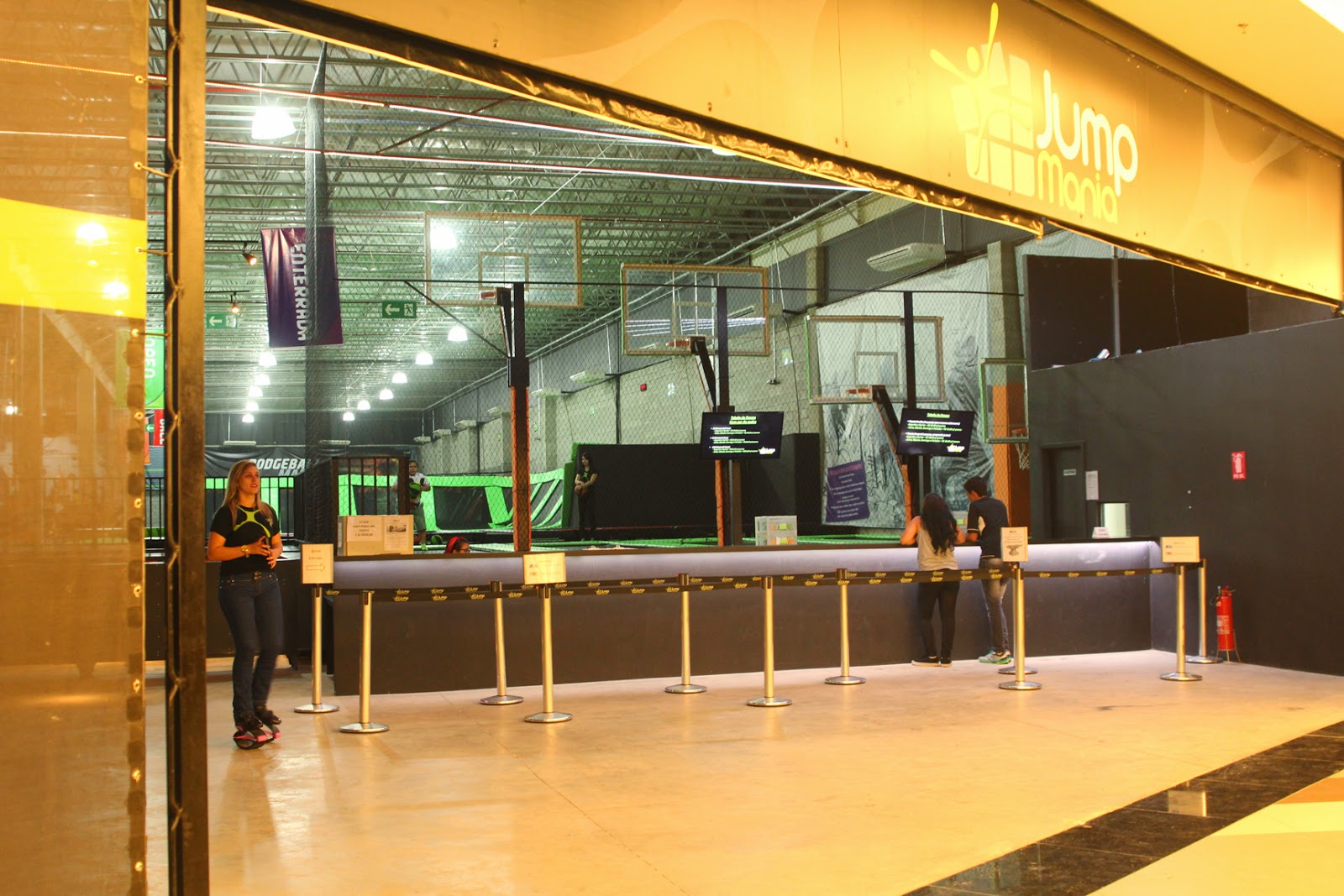 REVISTA ESTREIA : LAZER: "JUMP MANIA" O MAIOR PARQUE DE TRAMPOLINS ...