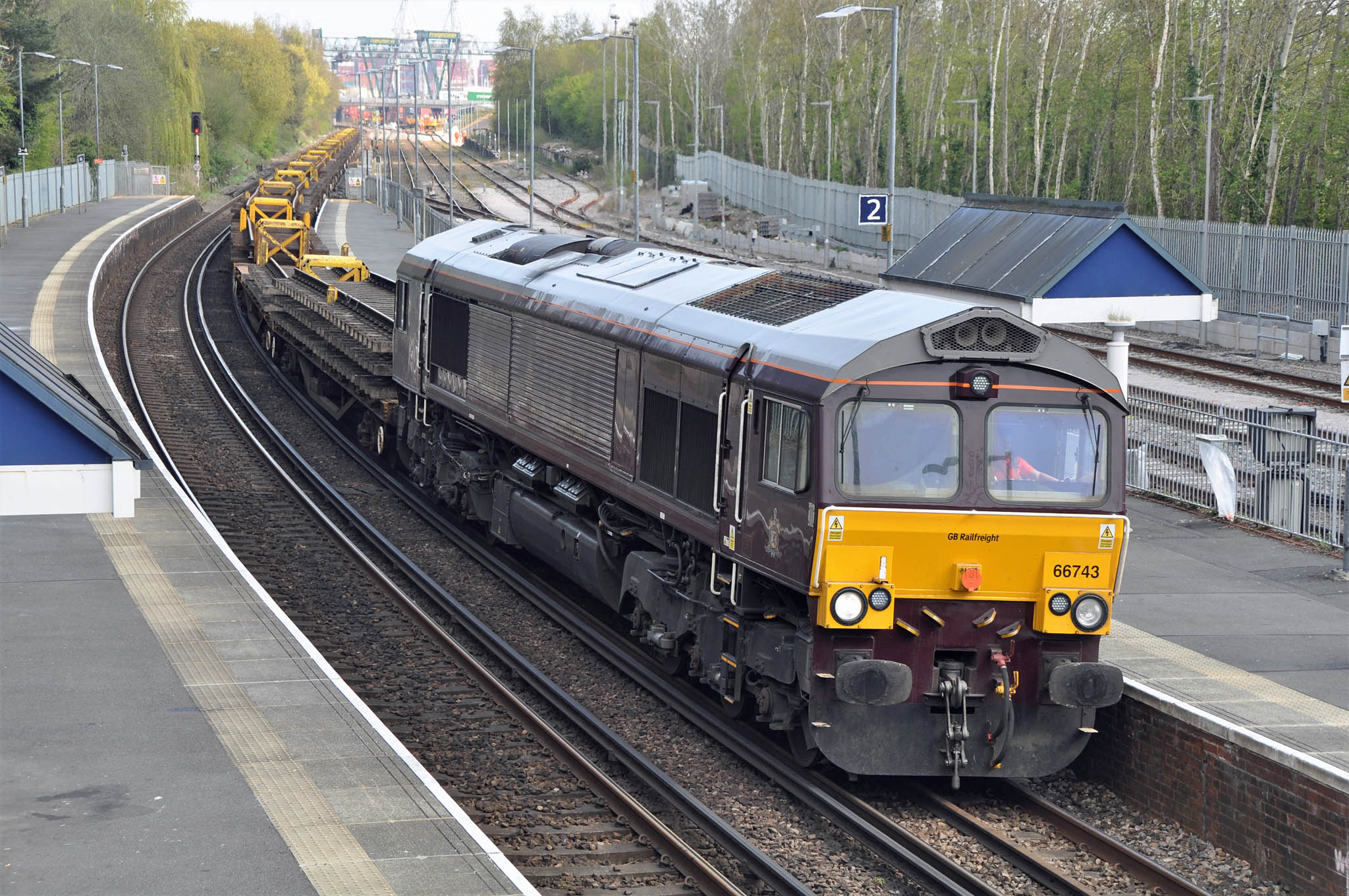 47s and other Classic Power at Southampton: 66743 around Redbridge ...