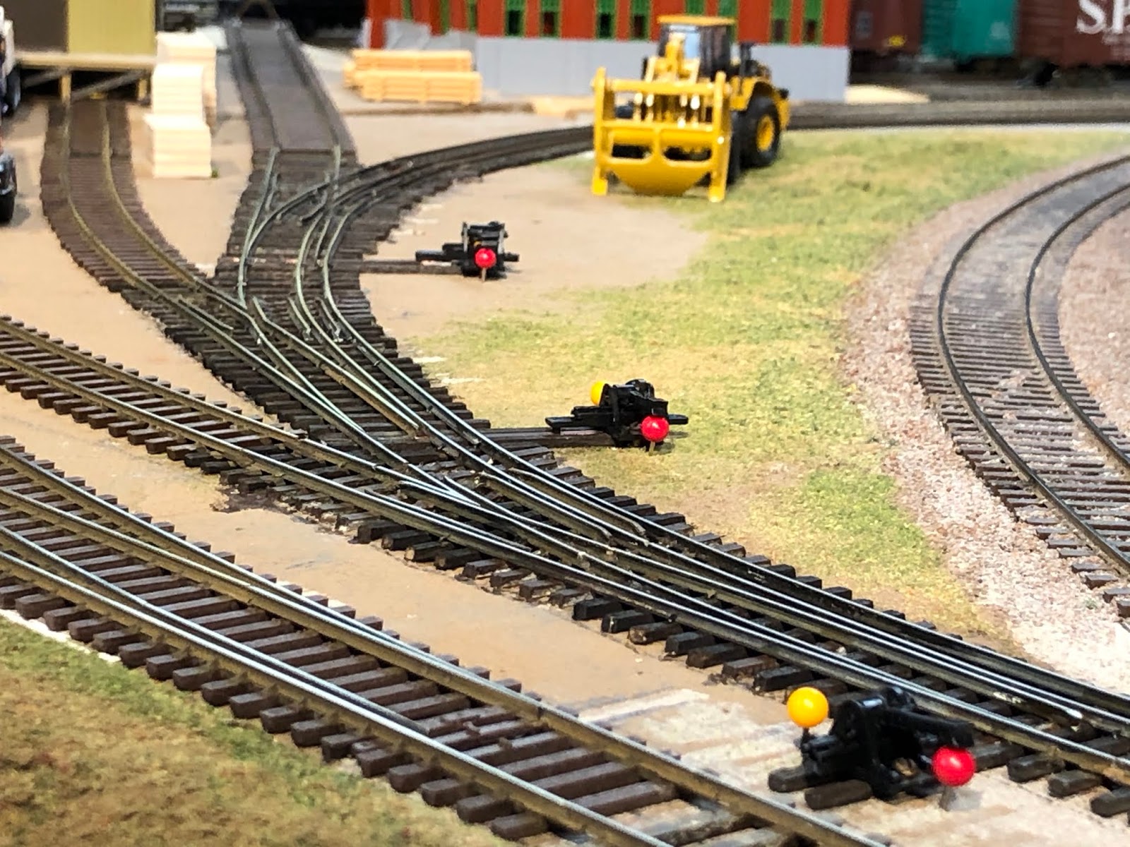 Burrlington Northern in HO: hand laid dual gage turnouts